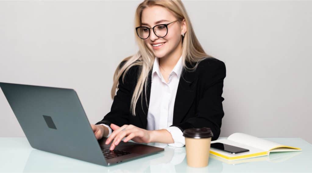 How To Create An Appealing Career Page. A Simple Guide - Hirebee